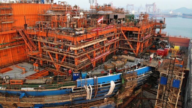The world’s largest FPSO forebody successfully launched!,The world’s ...
